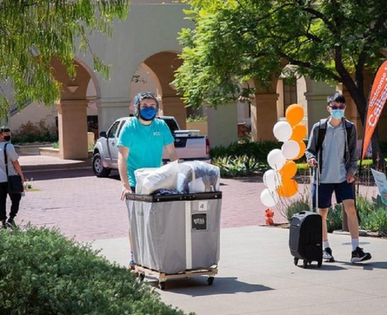 Caltech Welcomes Students Back to Campus, Kicks Off 2021-22 Academic ...