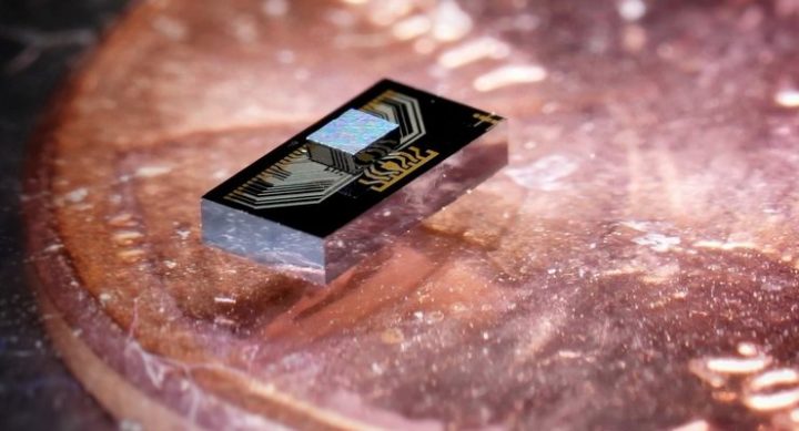 Caltech Researchers Build Electronic/Photonic Chip Sandwich That Pushes ...