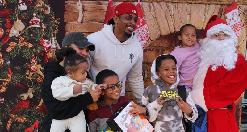 Pasadena Community Foundation’s YES, Virginia Grants Brighten Holidays ...