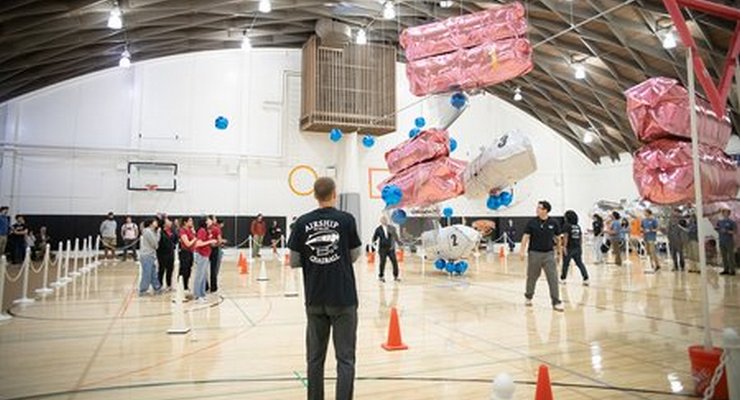 ME72 Takes to the Sky for Rousing Match of Quid… Airship Quadball ...
