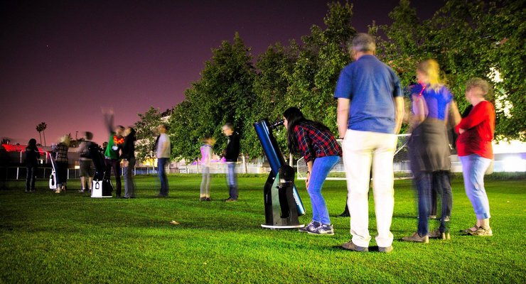 Caltech’s Astronomers Teach You What to Find in the Night Sky ...