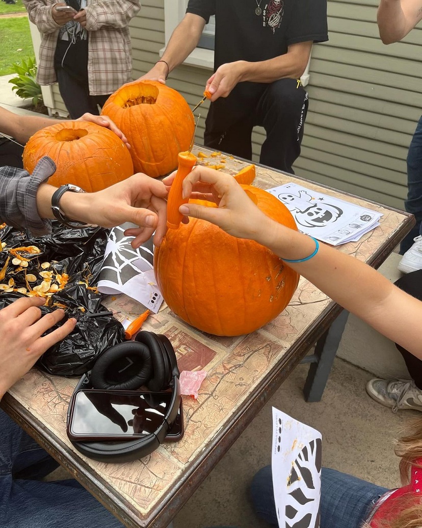 Waverly High School Kicks Off Spirit Week with Pumpkin Carving ...